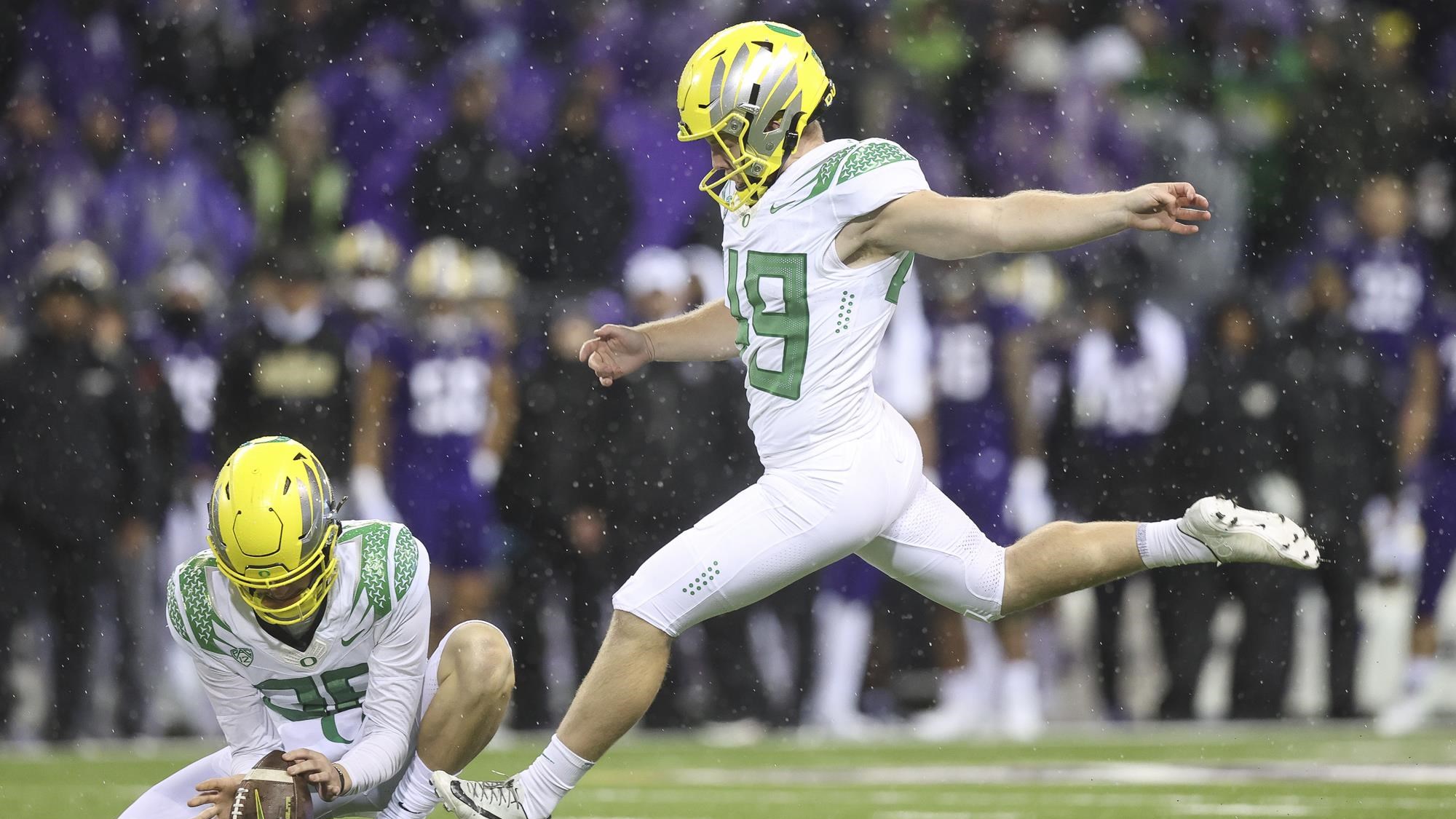 Camden Lewis - Football - University of Oregon Athletics