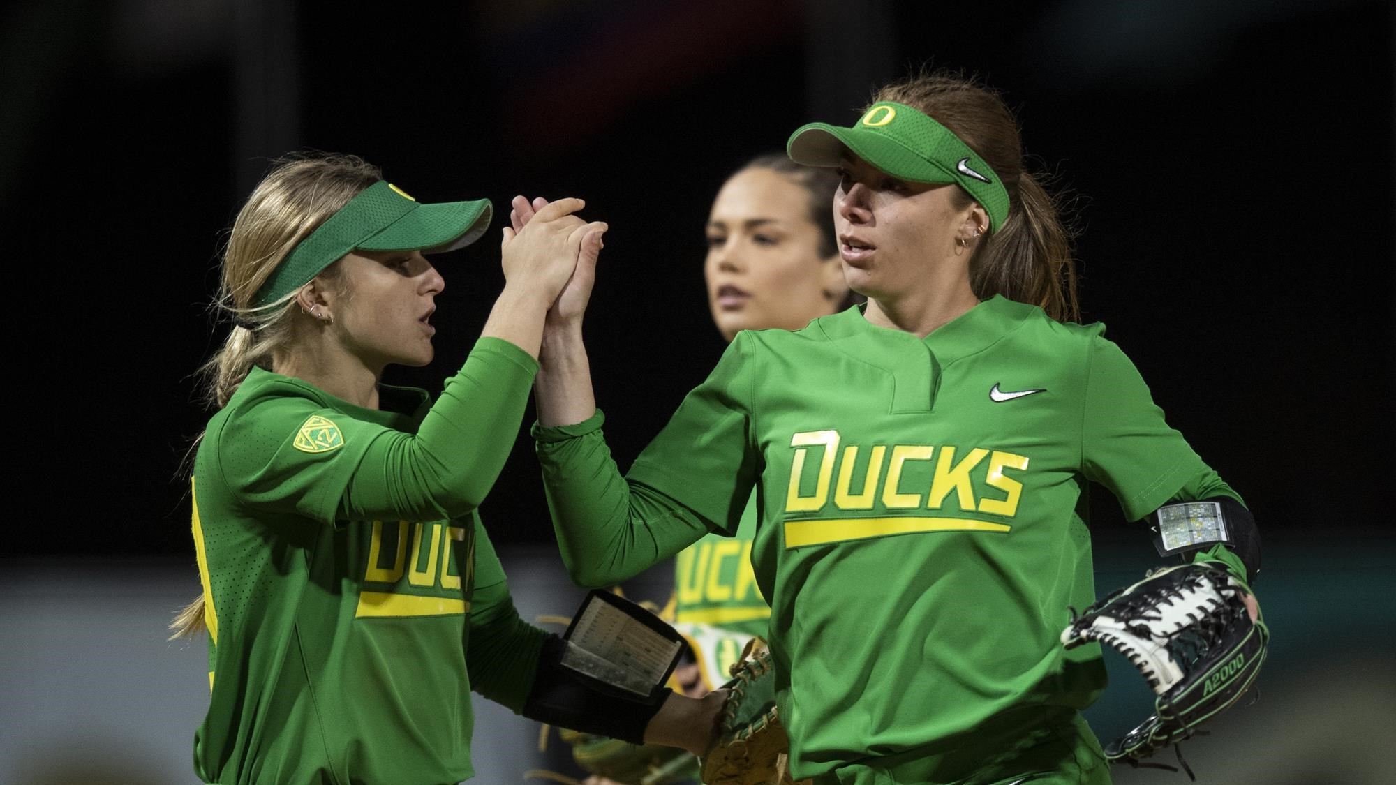 Hanna Delgado - Softball - University of Oregon Athletics