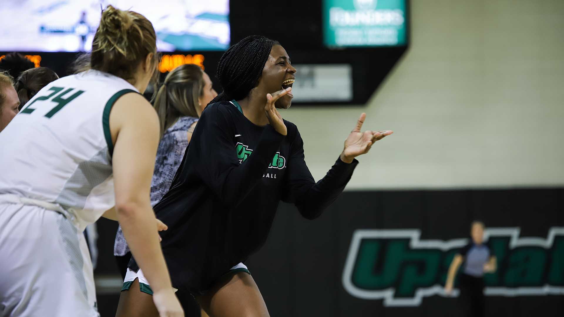 Takia Davis - 2021-22 - Women's Basketball - University of South ...