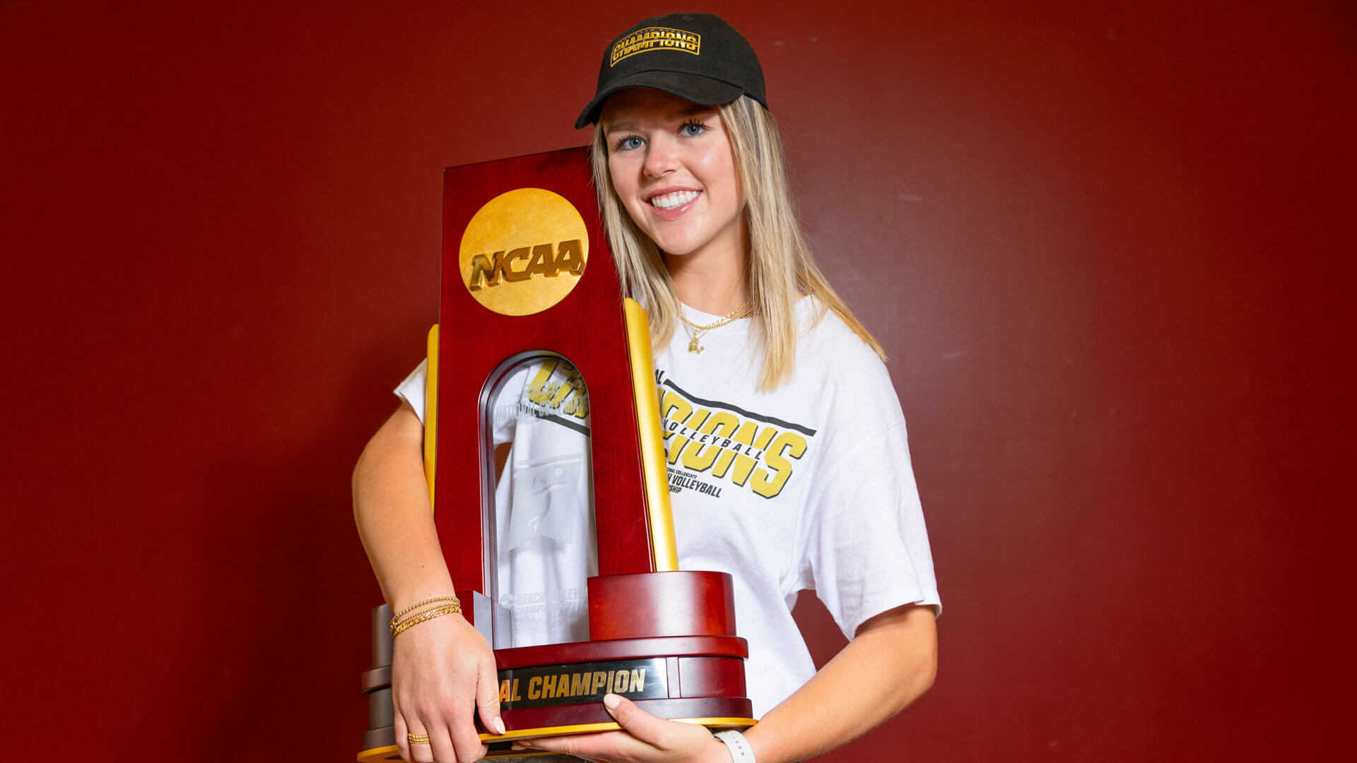 Shannon Scully - Women's Beach Volleyball - USC Athletics