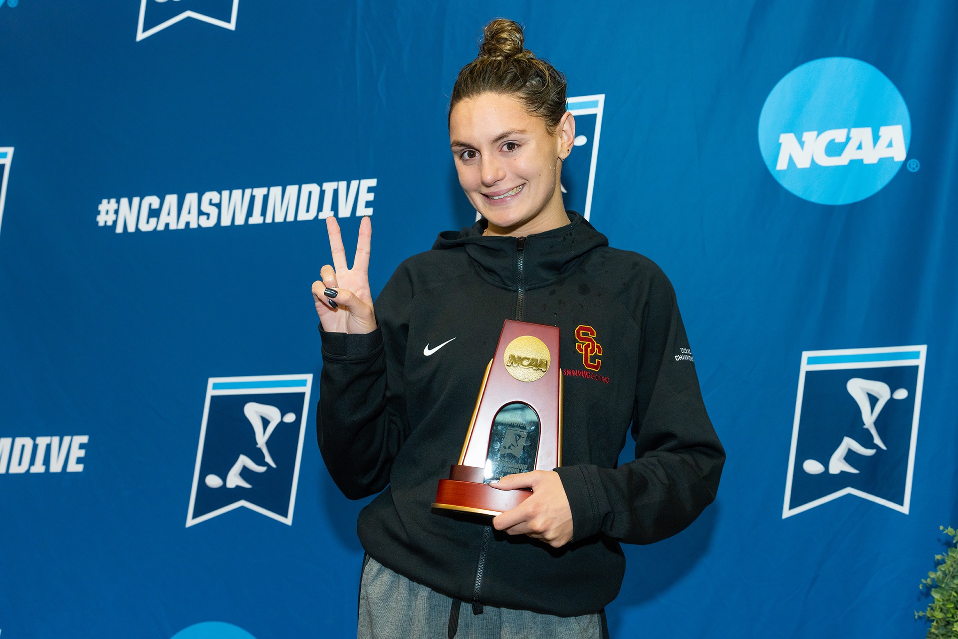 Isabelle Odgers - Women's Swimming & Diving - USC Athletics