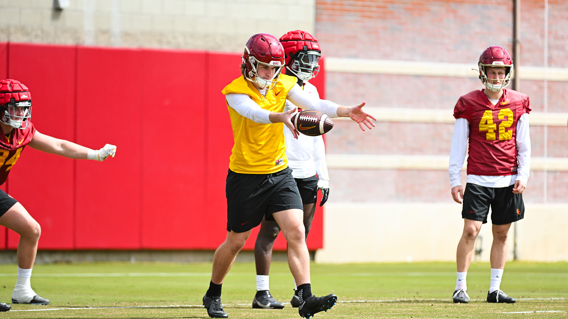 Eddie Czaplicki - Football - USC Athletics
