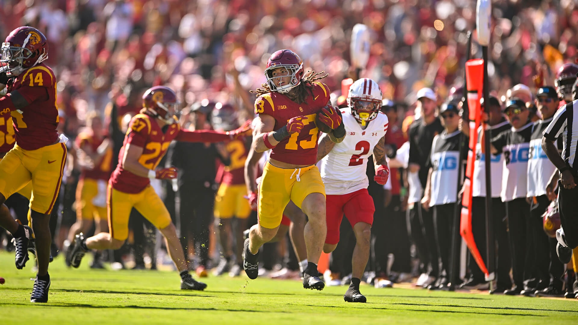 No. 13 USC Football Hosts Wisconsin In Sold-Out 'B1G Premiere' At ...