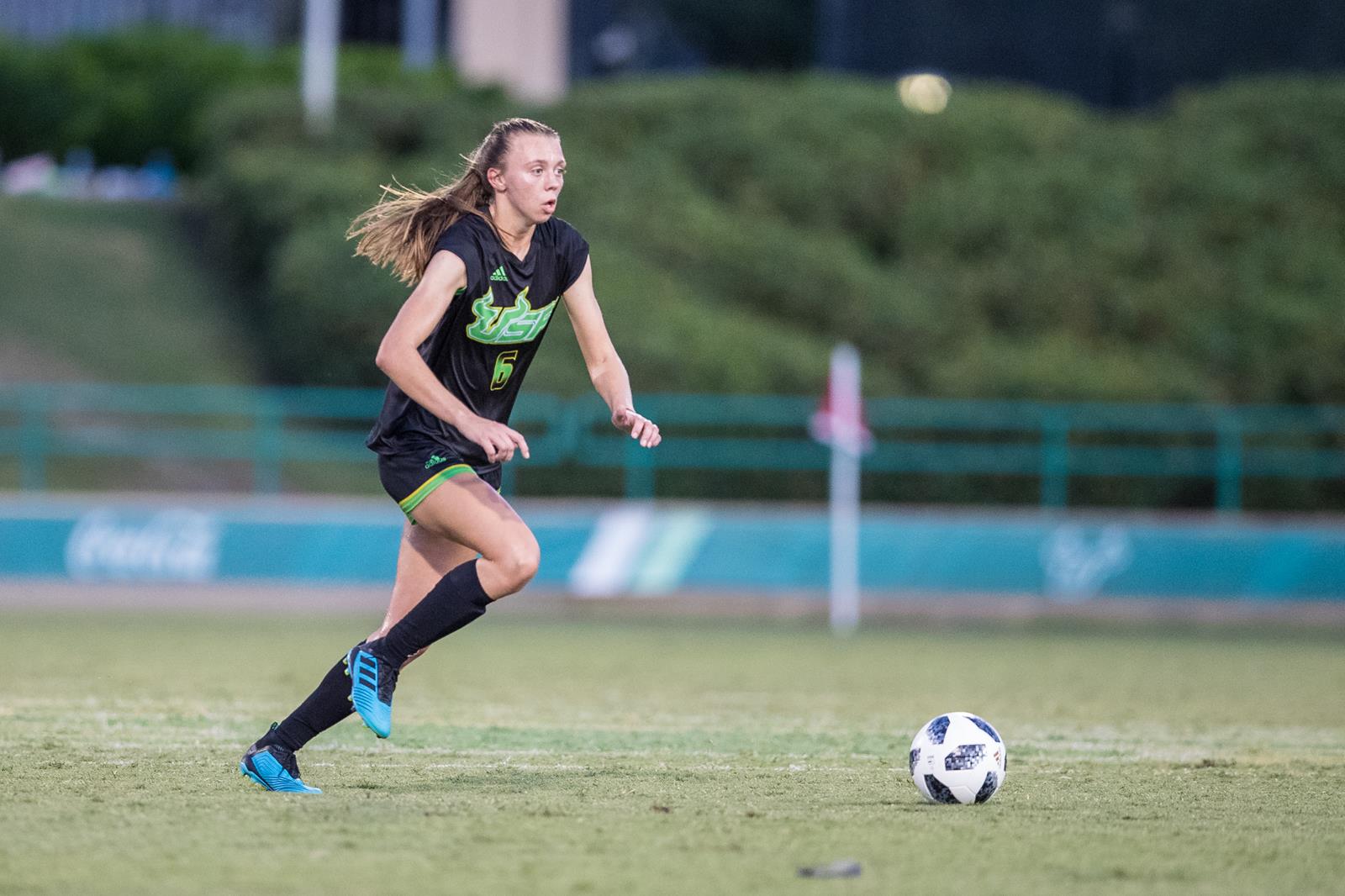 Lucy Roberts - Women's Soccer - USF Athletics