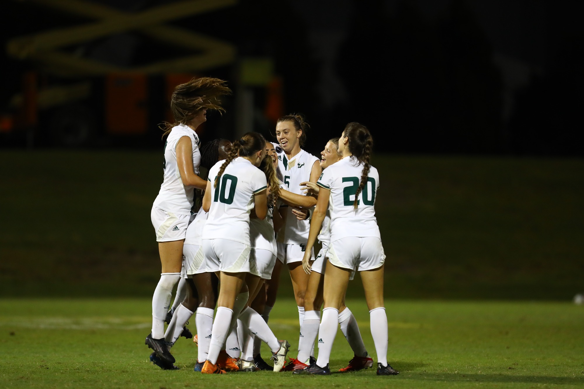 South Florida Comes from Behind to Continue Win Streak - USF Athletics