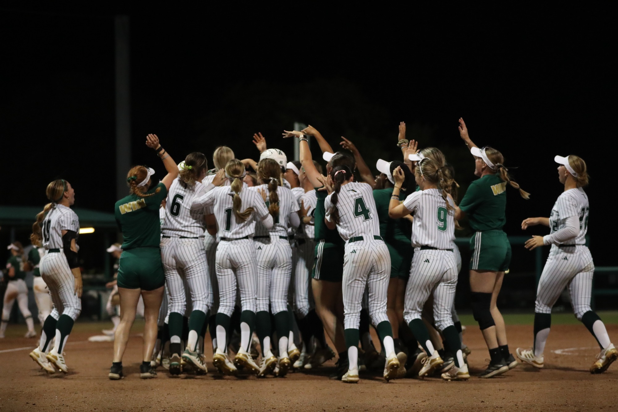 USF Softball Walks Off Charlotte in 11-Inning Battle - USF Athletics