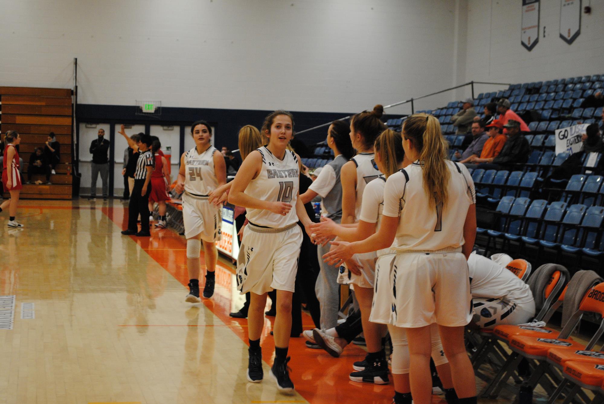 Madison Loftus - Women's Basketball - USU Eastern Athletics