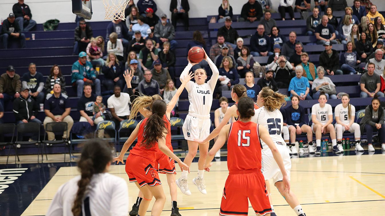 Alyssa Crumley - Women's Basketball - USU Eastern Athletics