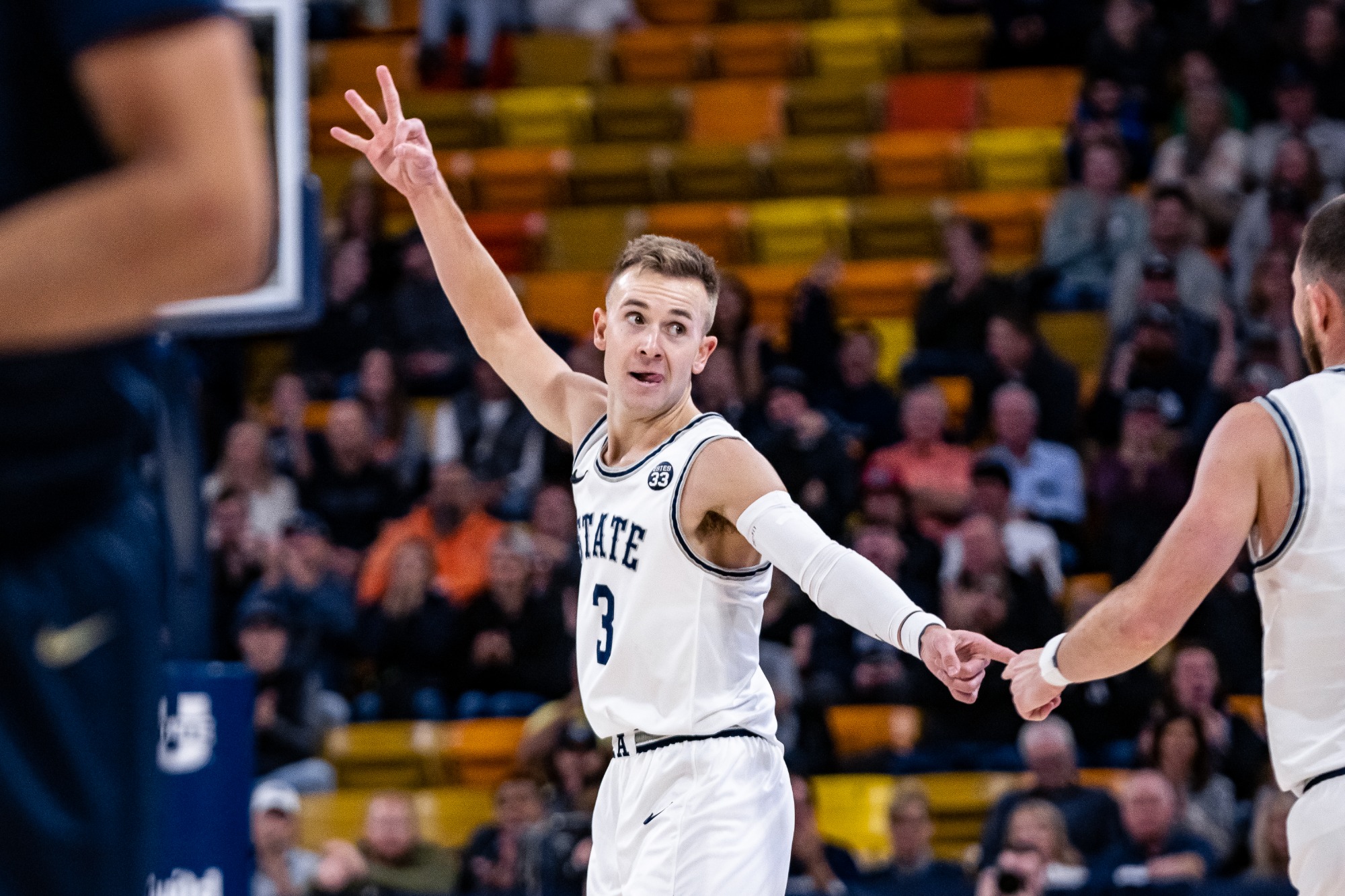Ashworth Pours in 30 as Utah State Outlasts Oral Roberts 95-85 to Stay ...