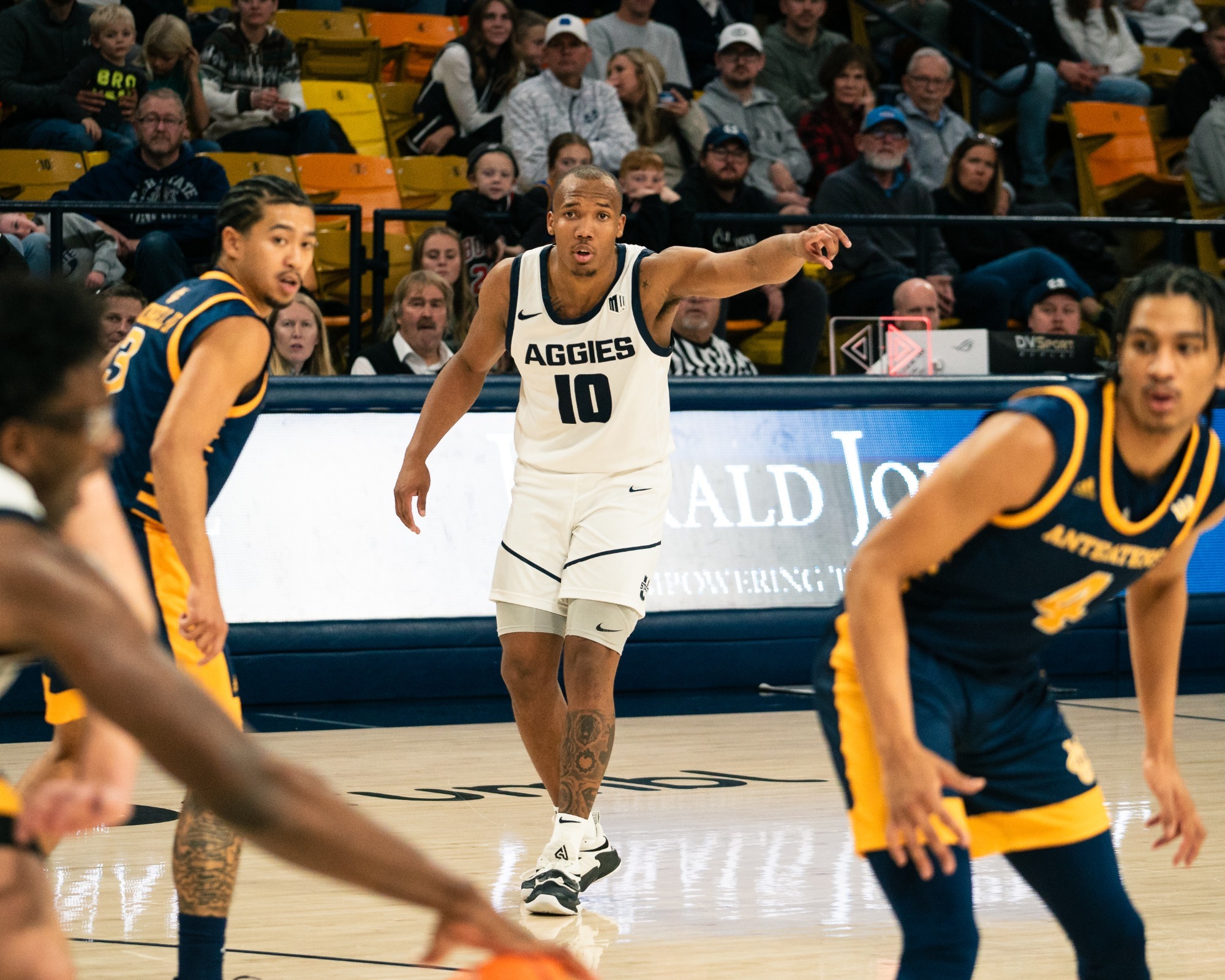 GAME NOTES – Utah State Men’s Basketball Takes on Santa Clara on the ...