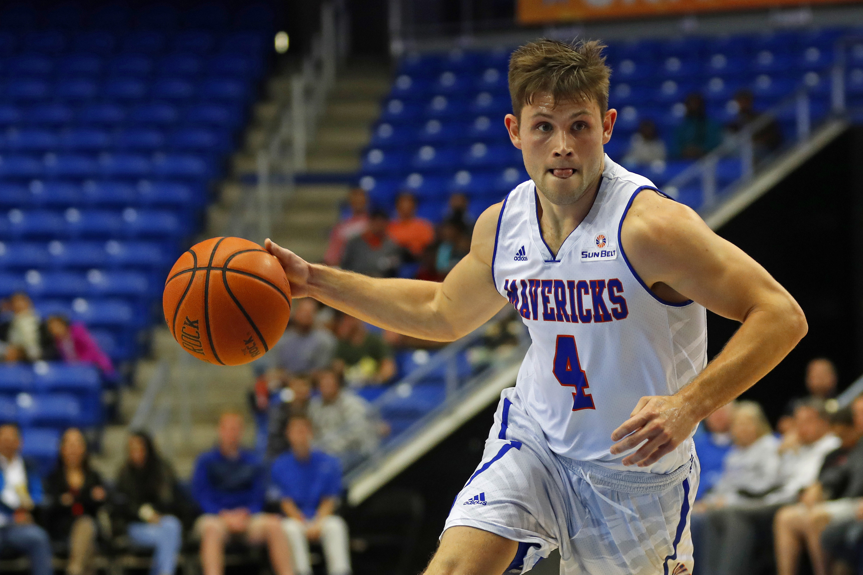 MBB: UTA snaps losing streak with home win - University of Texas ...