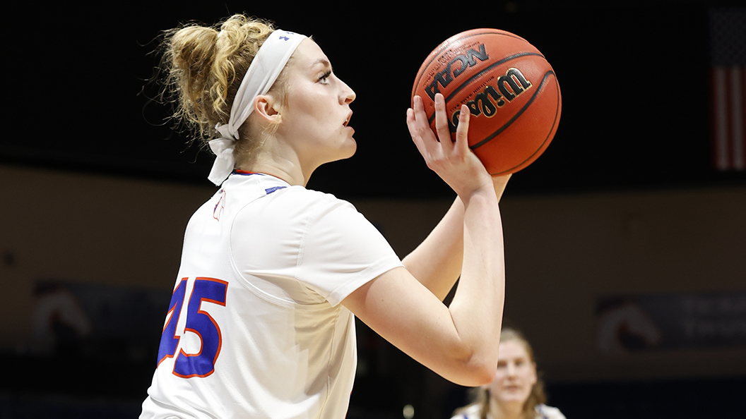 Emma Halverson - Women's Basketball - University of Texas Arlington ...