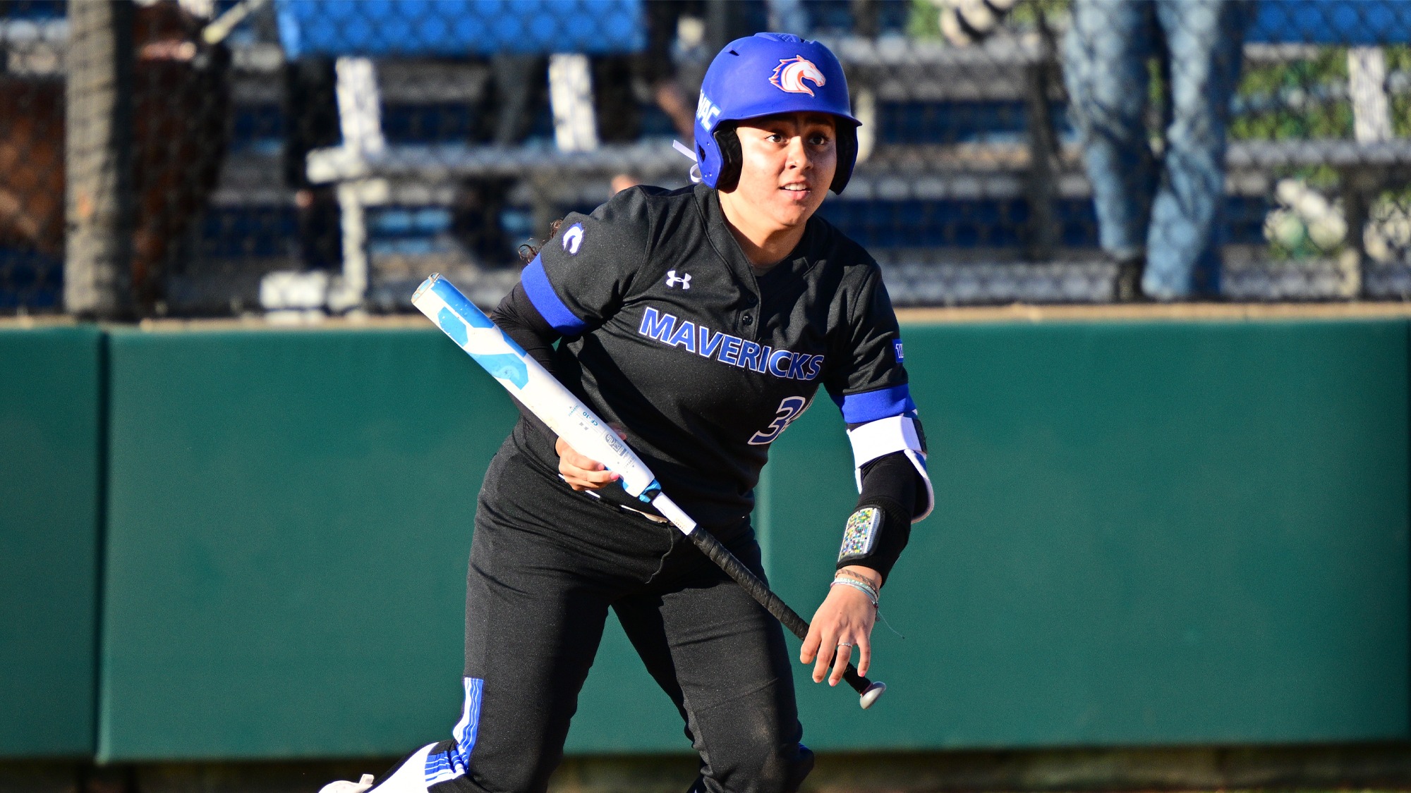 Zaia Castruita - Softball - University of Texas Arlington Athletics