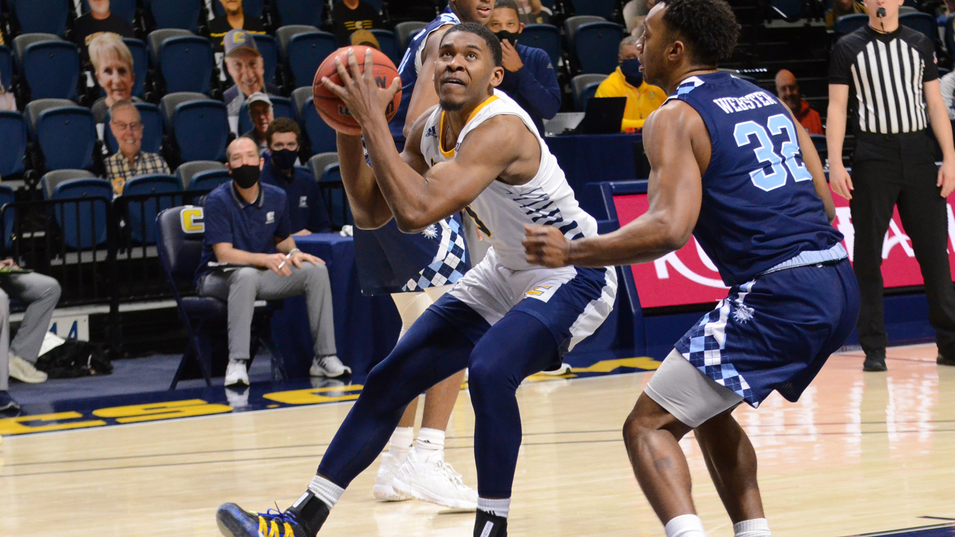 Darius Banks - 2021-22 - Men's Basketball - University of Tennessee at ...