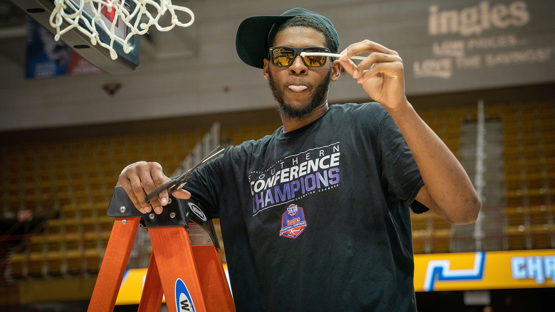 Darius Banks - 2021-22 - Men's Basketball - University of Tennessee at ...