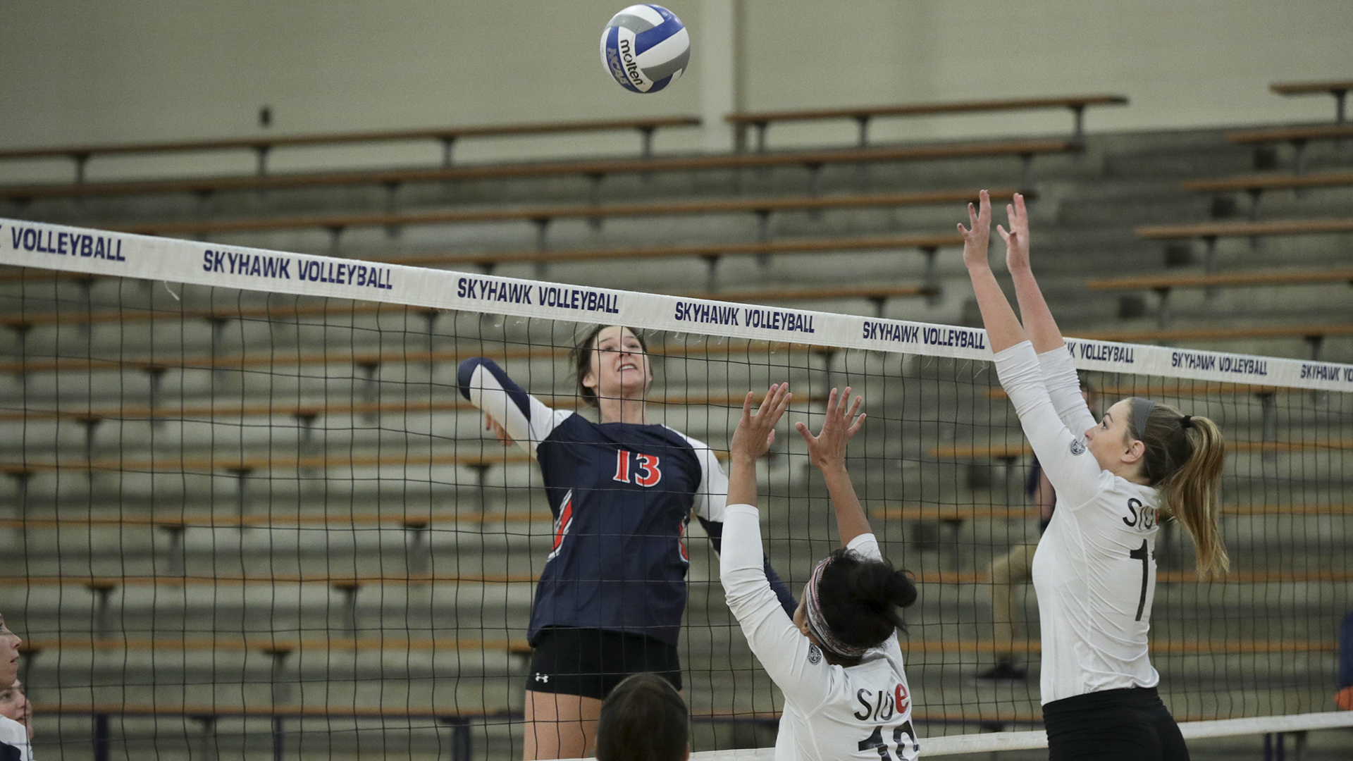 Justine Walker - Volleyball - UTM Athletics