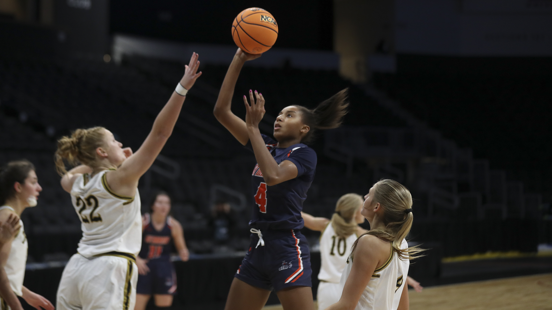Anaya Brown - Women's Basketball - UTM Athletics