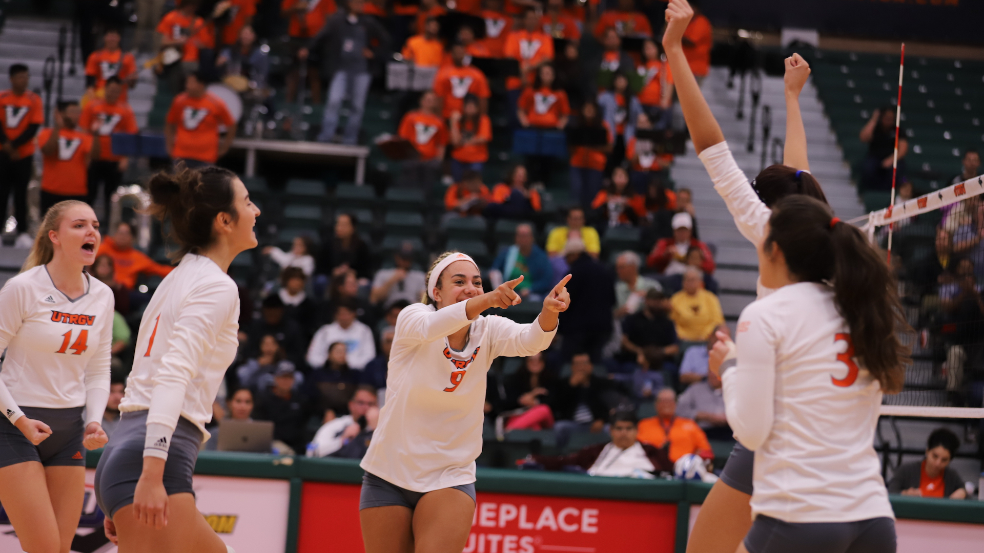 Debora Nazario - 2020-21 - Volleyball - UTRGV Athletics