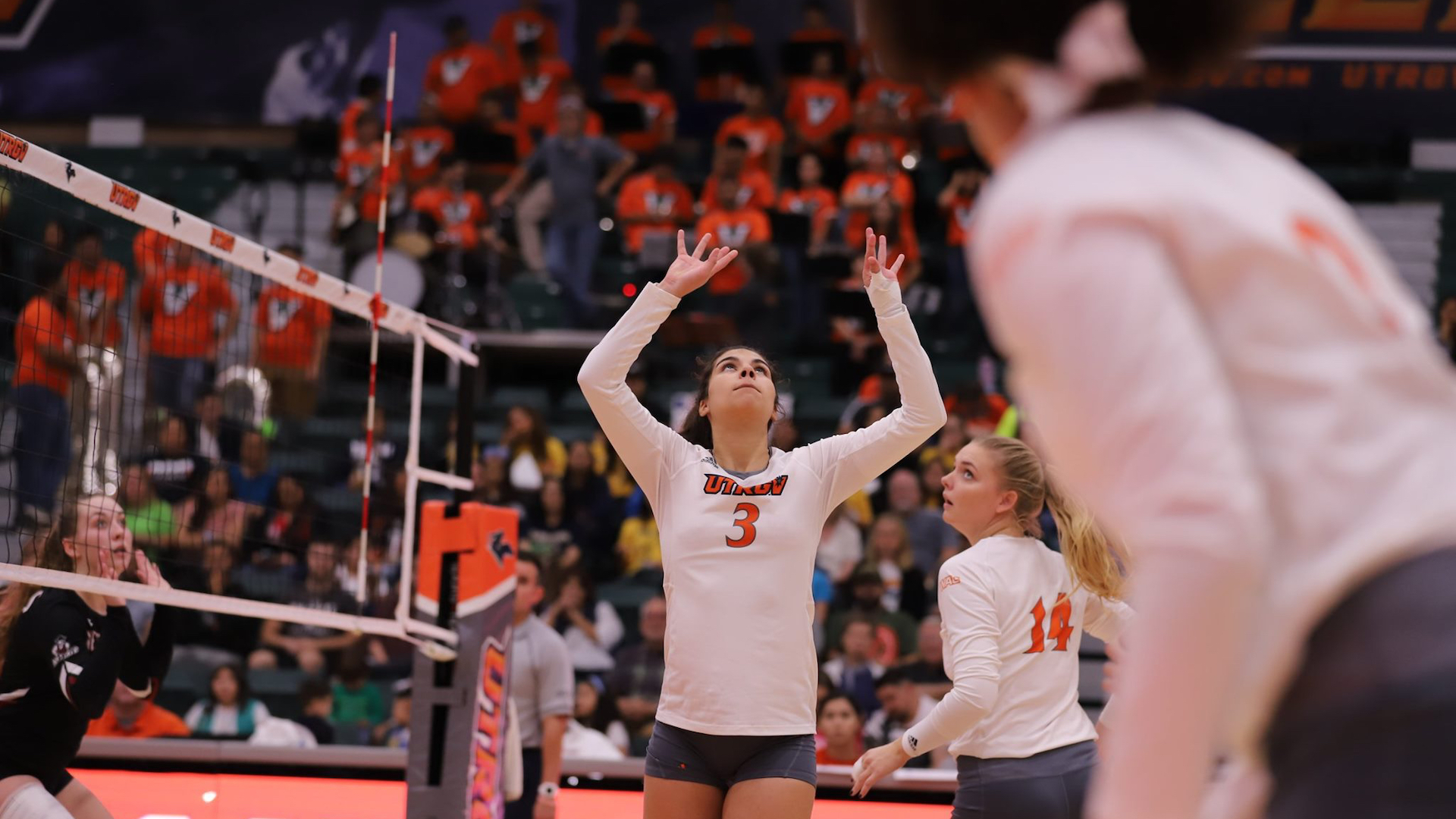 Debora Nazario - 2020-21 - Volleyball - UTRGV Athletics