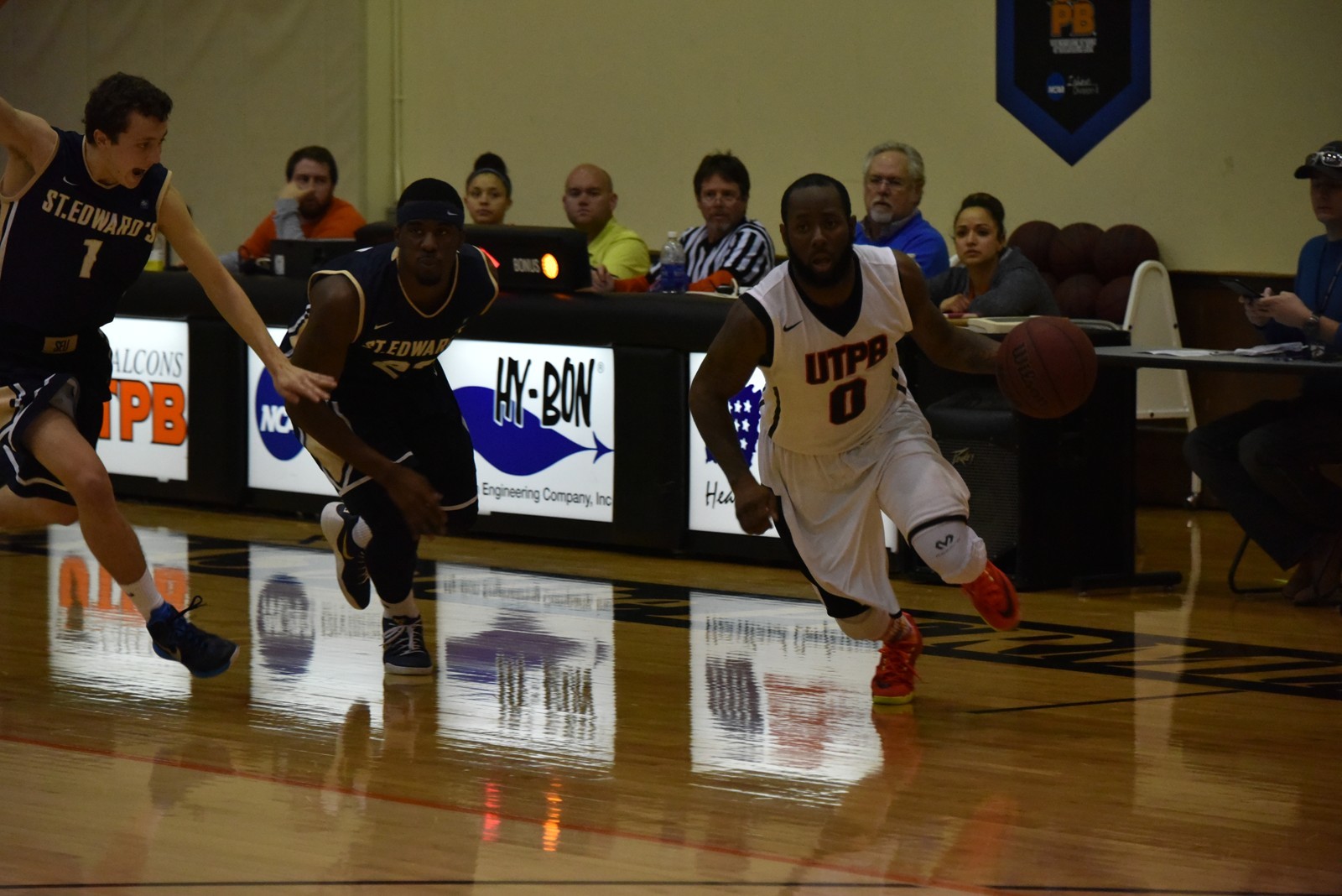 Falcons Hit Late Shot on Way to 77-76 Win over TAMIU - UTPB Athletics