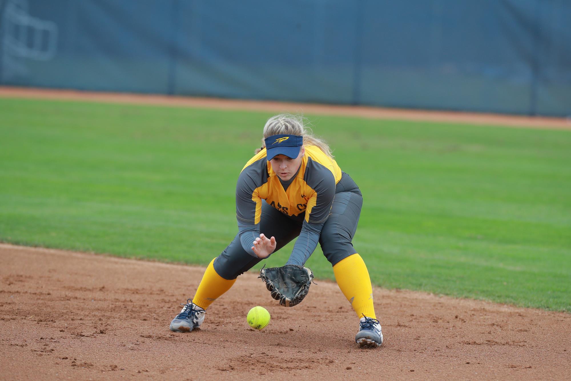 Chelsea Collins - Softball - University of Toledo Athletics