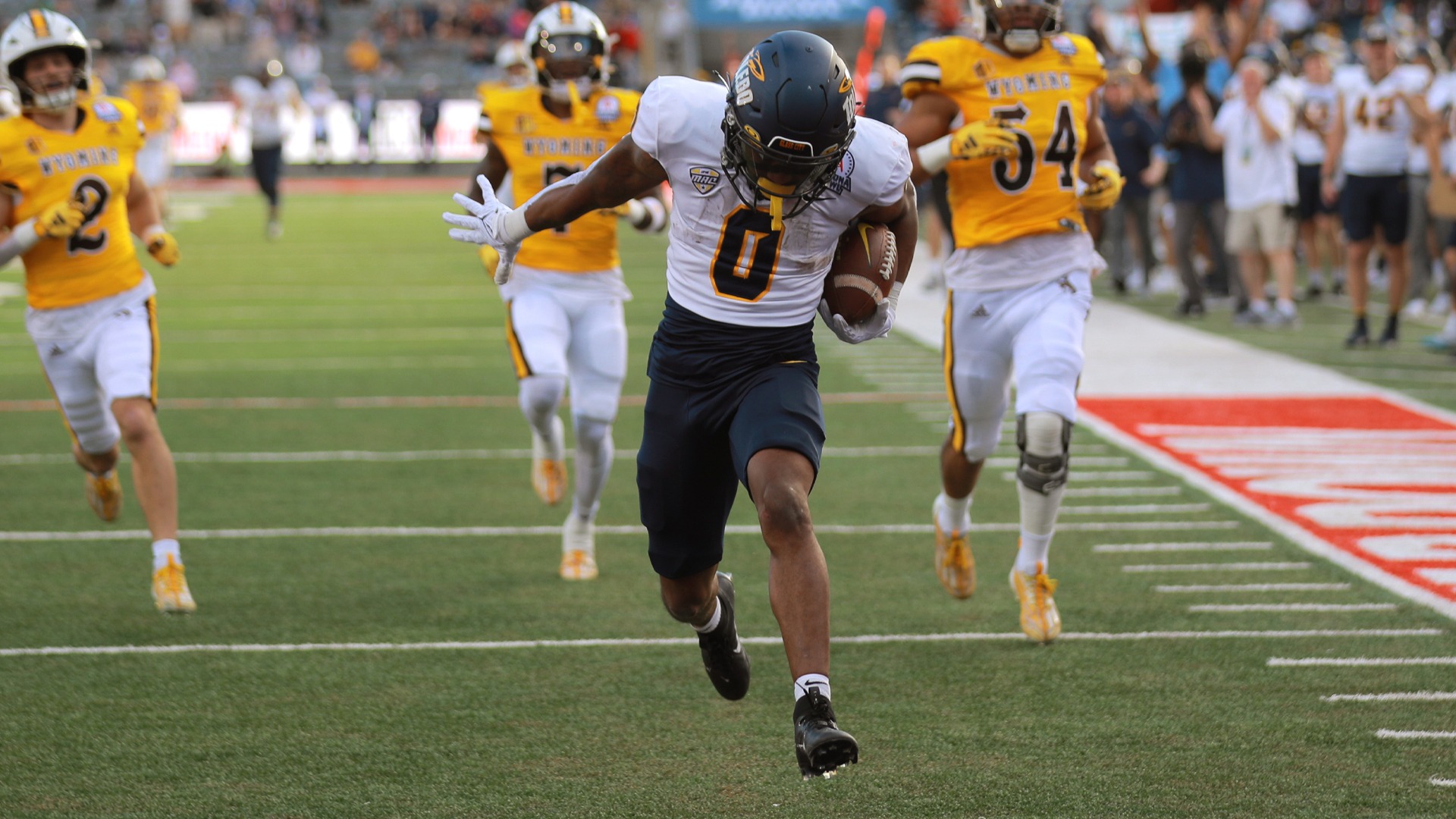 Toledo Falls to Wyoming in Barstool Sports Arizona Bowl, 16-15 ...