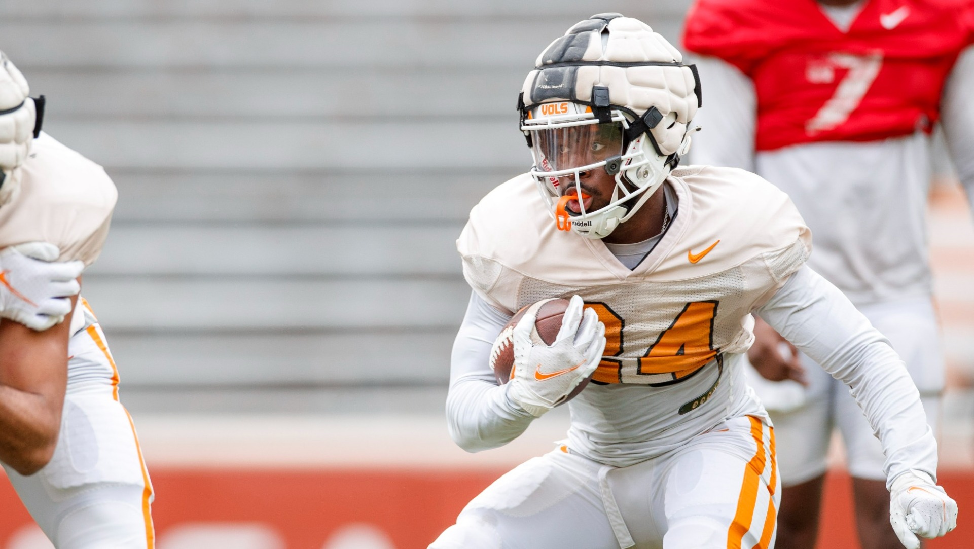 Dylan Sampson - Football - University of Tennessee Athletics