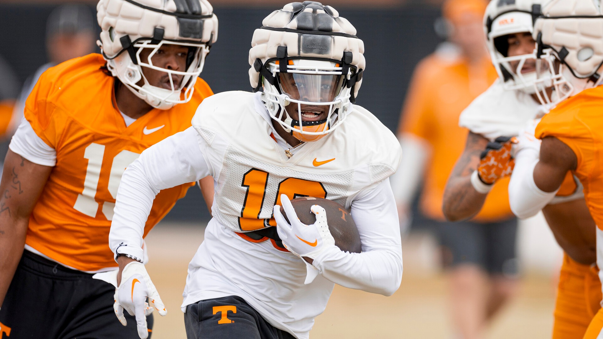 Mike Matthews - Football - University of Tennessee Athletics