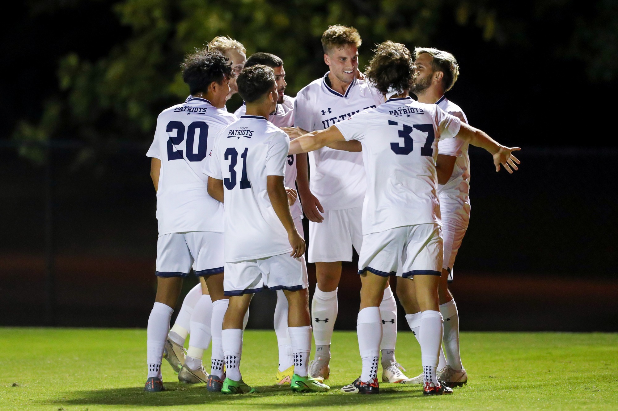 Offense Keeps Rolling in Second Straight 3-0 Victory - University of ...