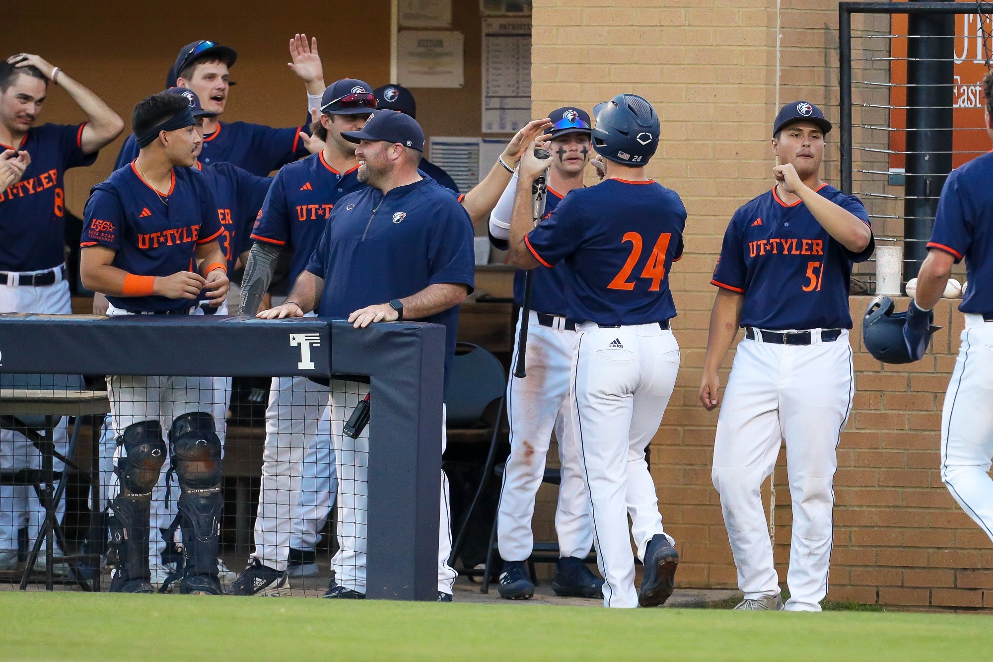 Patriots Split Doubleheader, Take Series 3-1 over Greyhounds ...