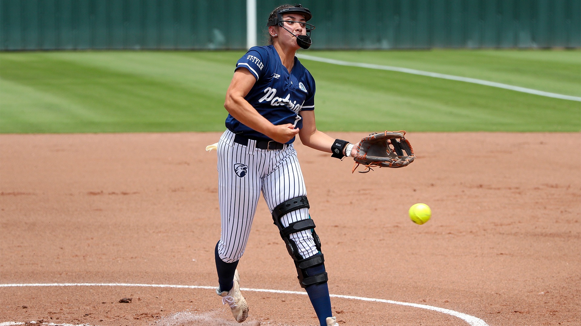 #3 UT Tyler Rolls Past #25 Colorado Mesa Into DII South Central Super ...