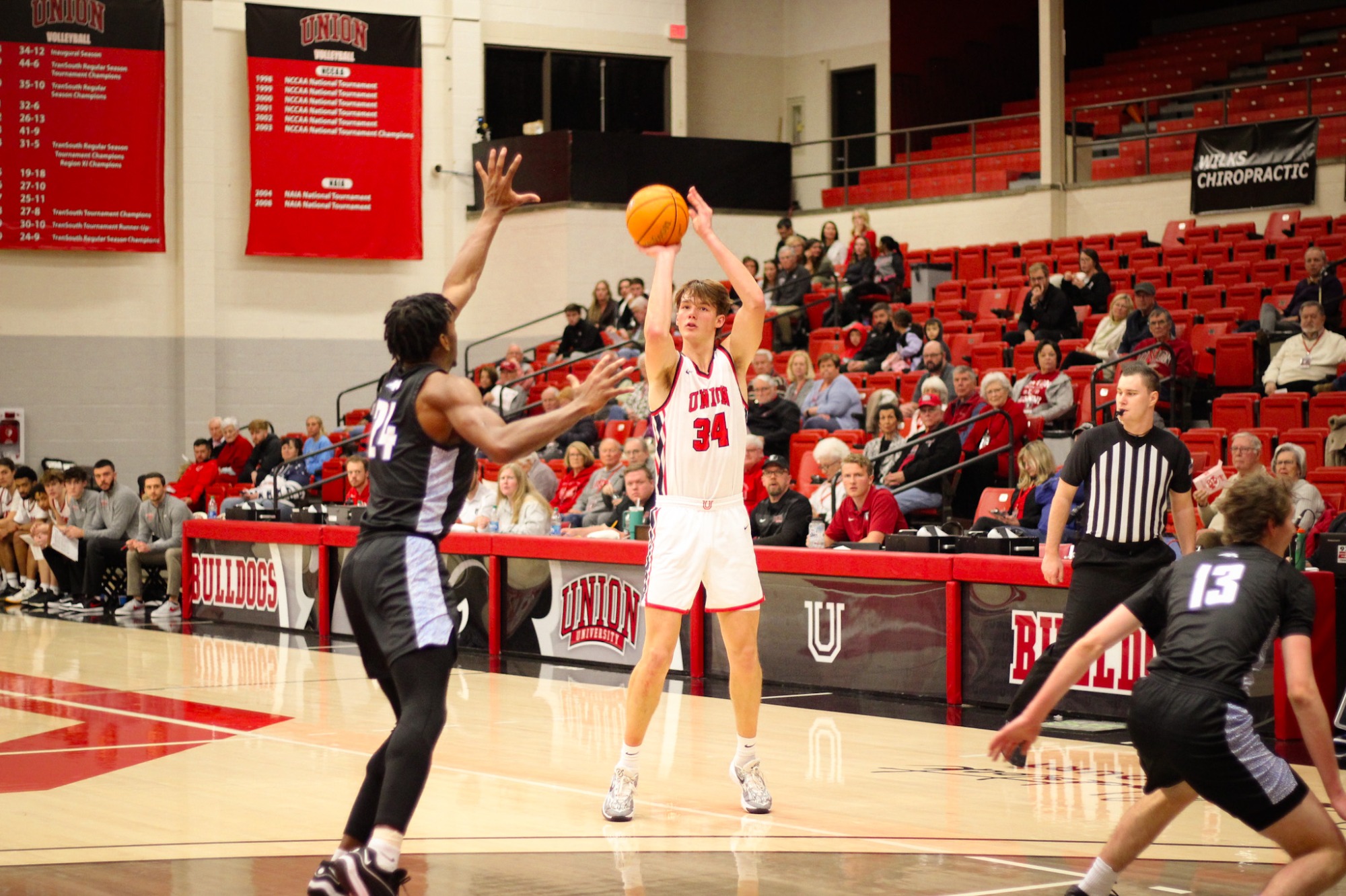 Bulldogs edge past Lee in thrilling 72-68 win - Union University Athletics