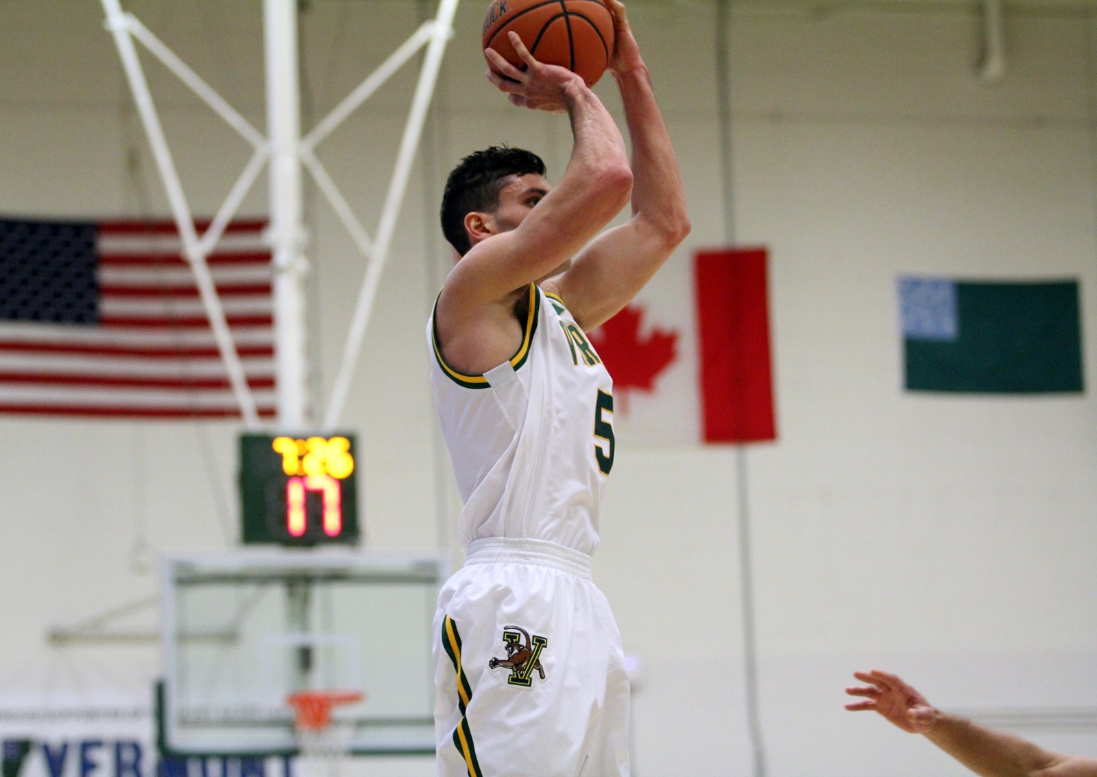 Dylan Sinnickson - Men's Basketball - University of Vermont Athletics
