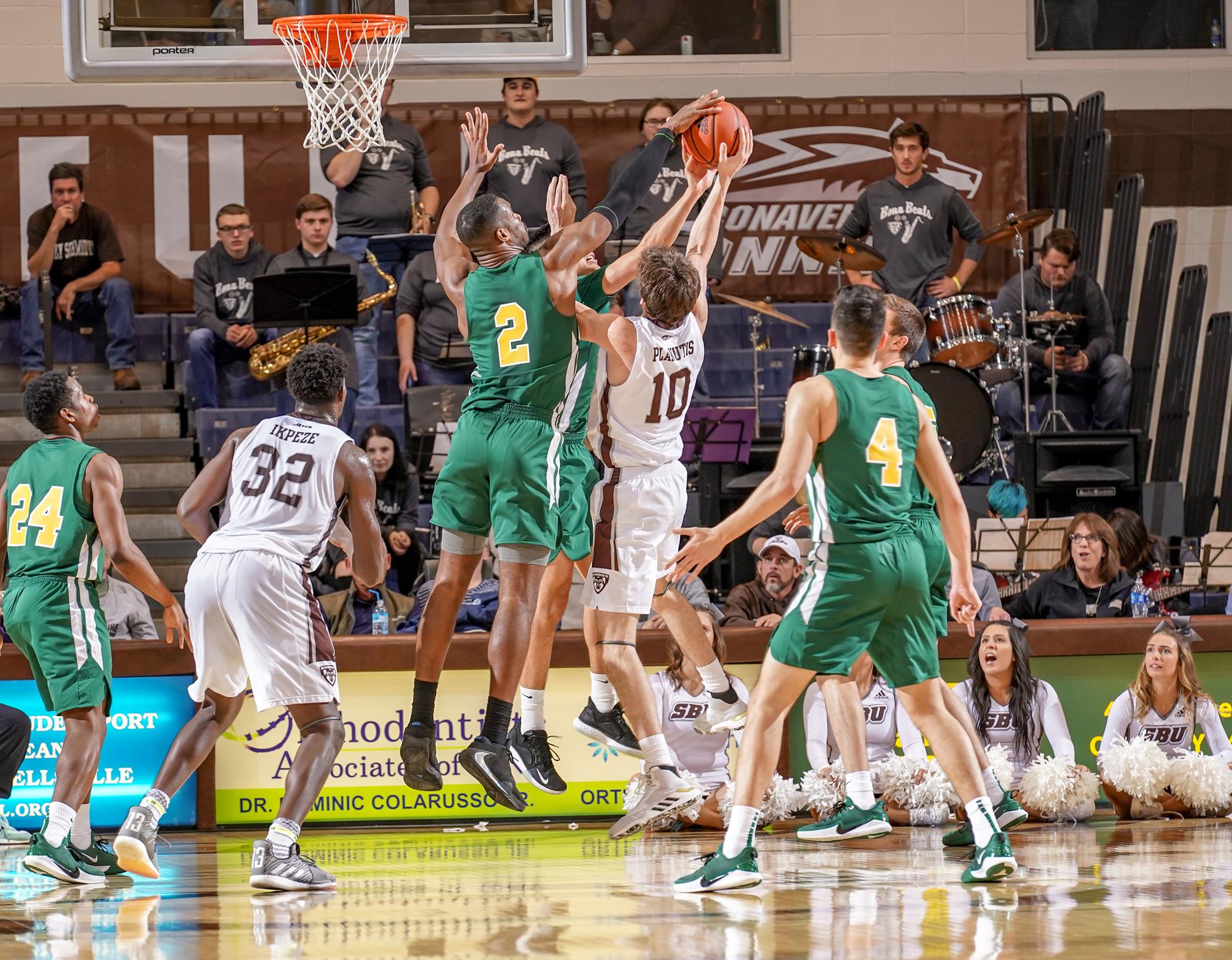 Daniel Giddens - Men's Basketball - University of Vermont Athletics