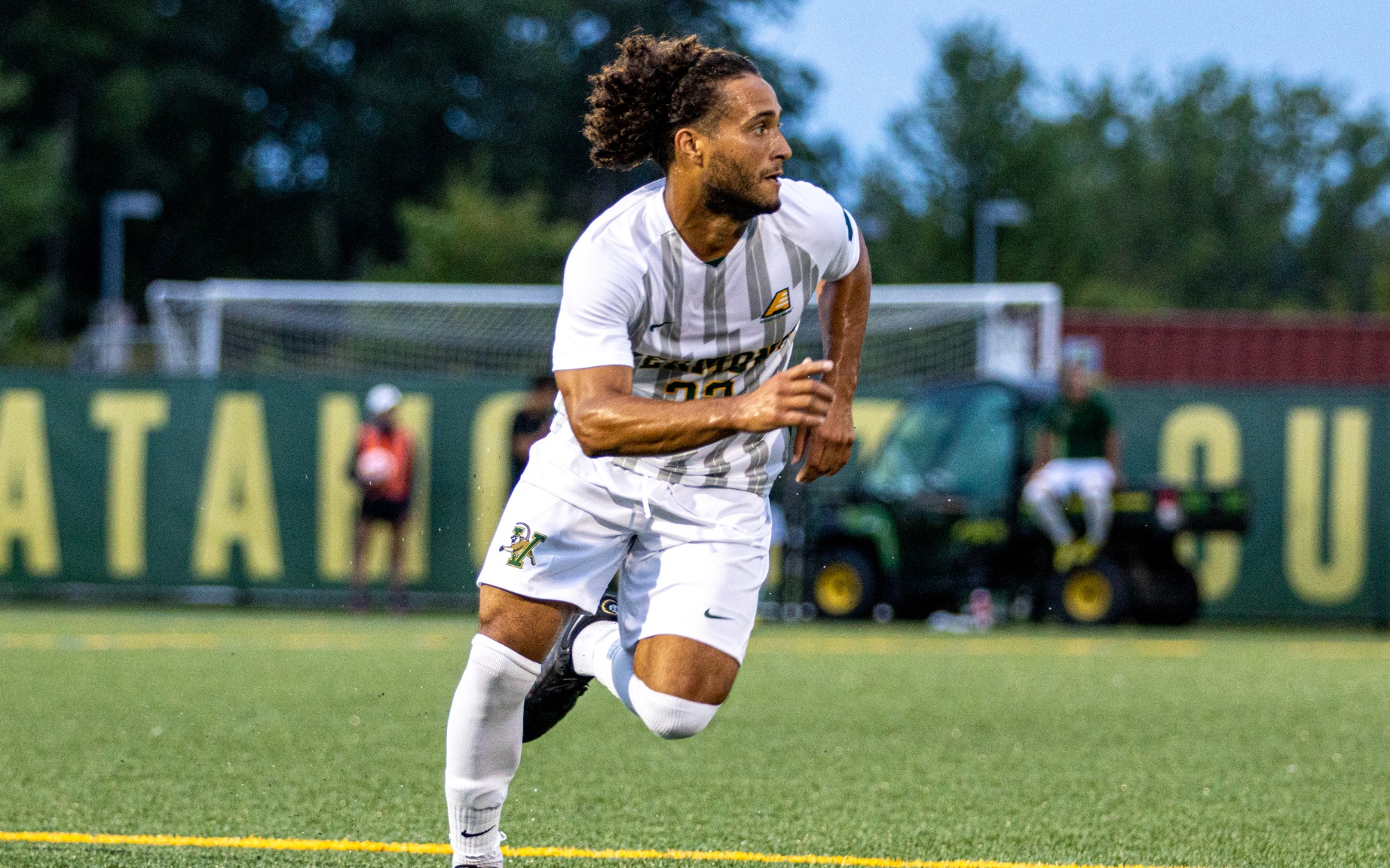 JoJo Moulton-Condiotti - Men's Soccer - University of Vermont Athletics