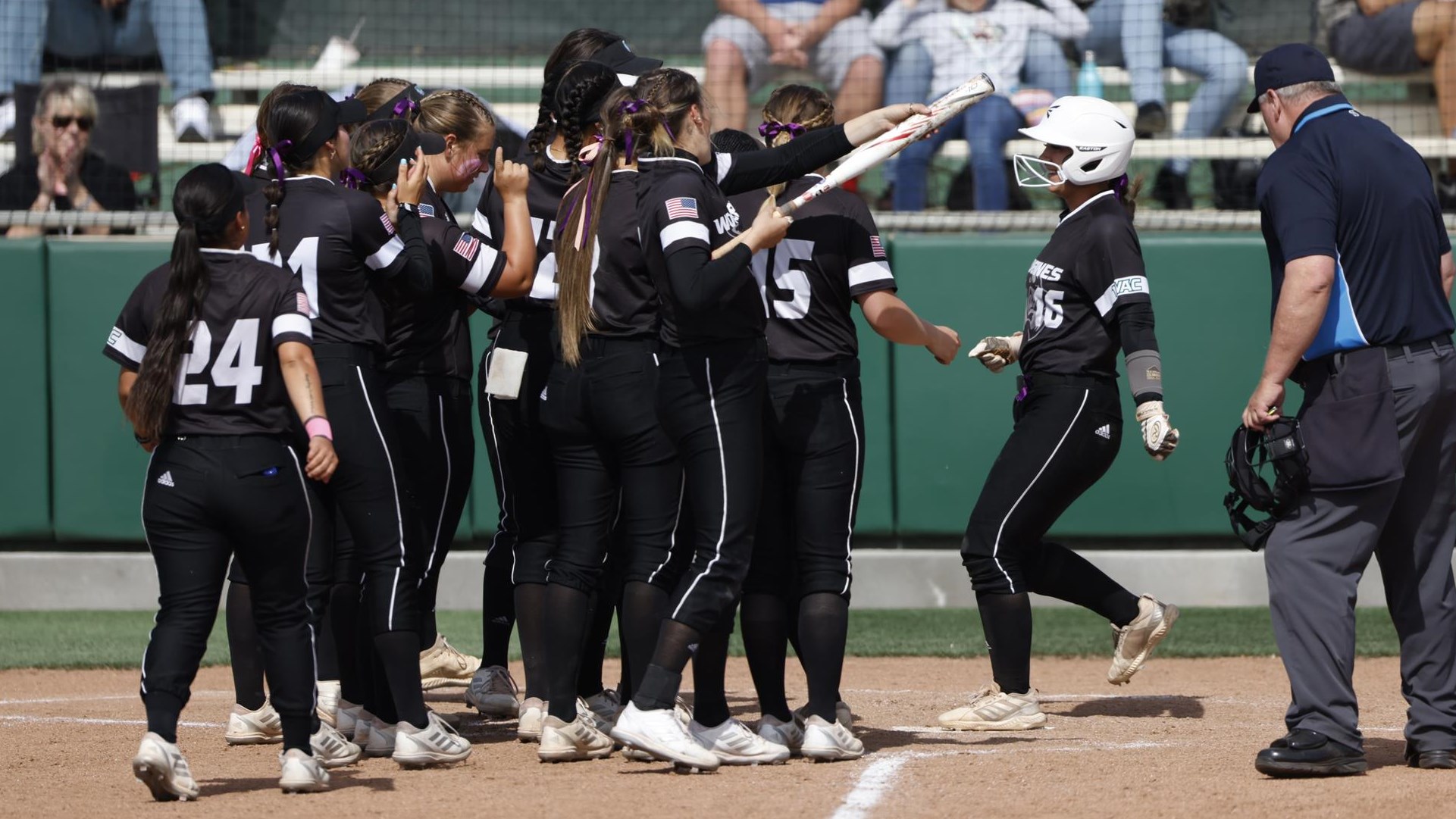 UVU earns series win with DH split on Senior Day - Utah Valley ...