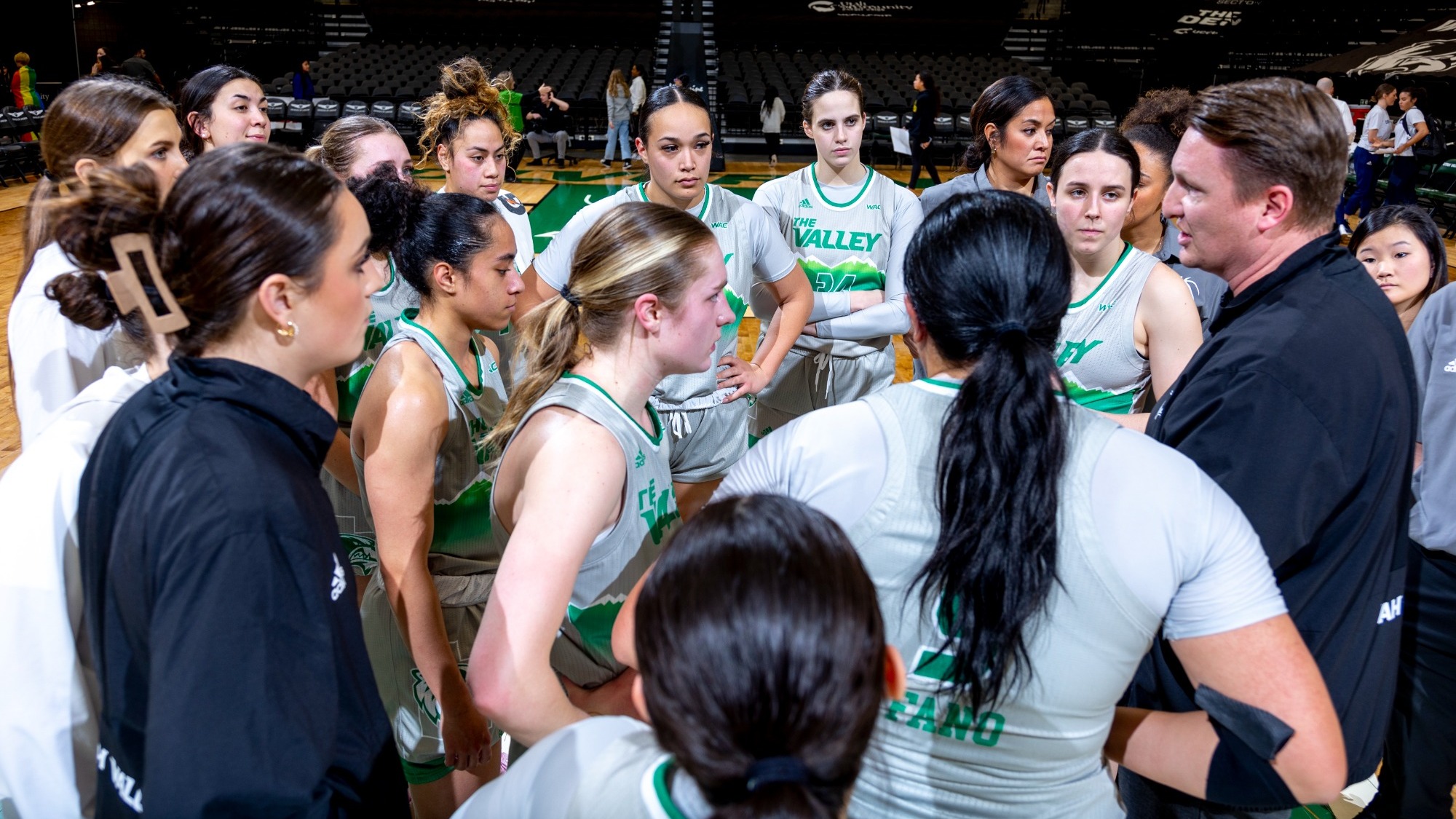 Hanna Roberts - 2023-24 - Women's Basketball - Utah Valley University ...