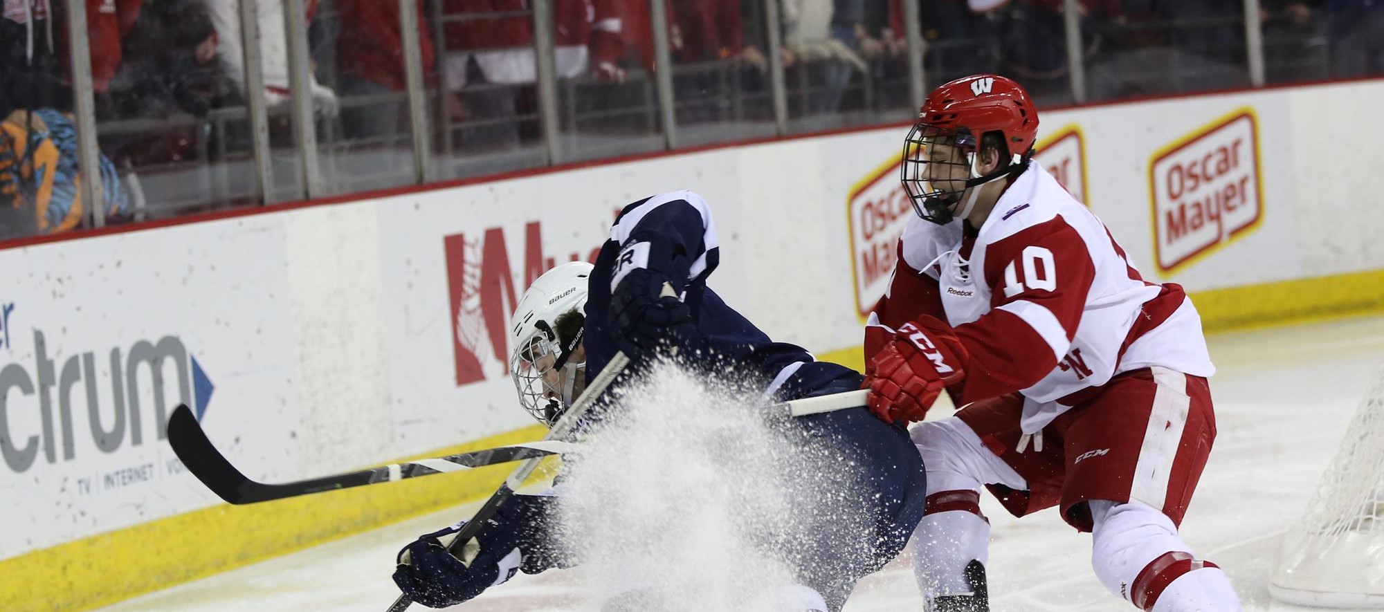 Jake Linhart | Men's Hockey | Wisconsin Badgers