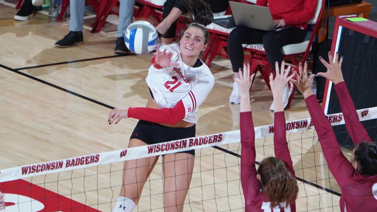 Grace Loberg | Volleyball | Wisconsin Badgers