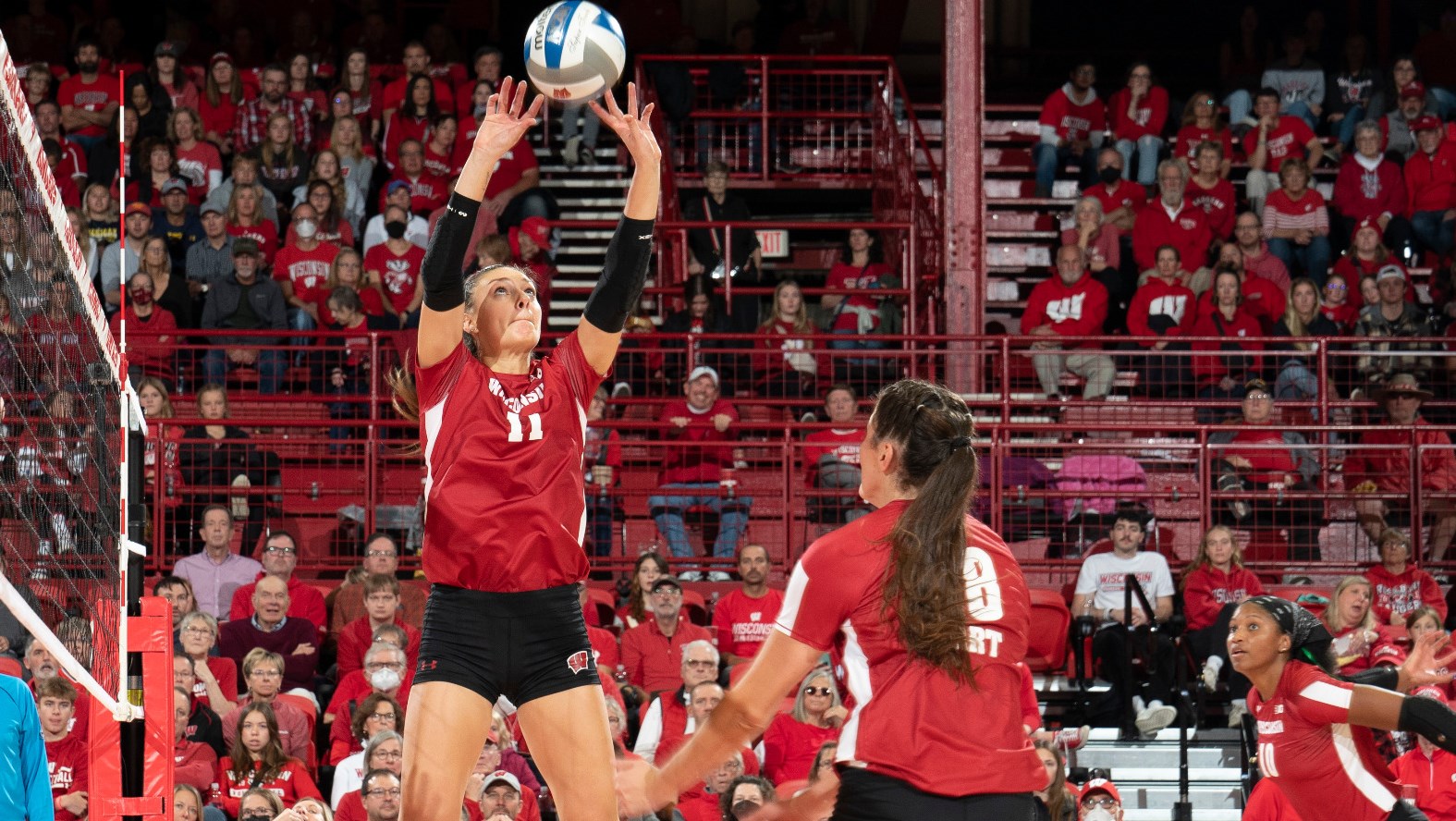 Izzy Ashburn | Volleyball | Wisconsin Badgers