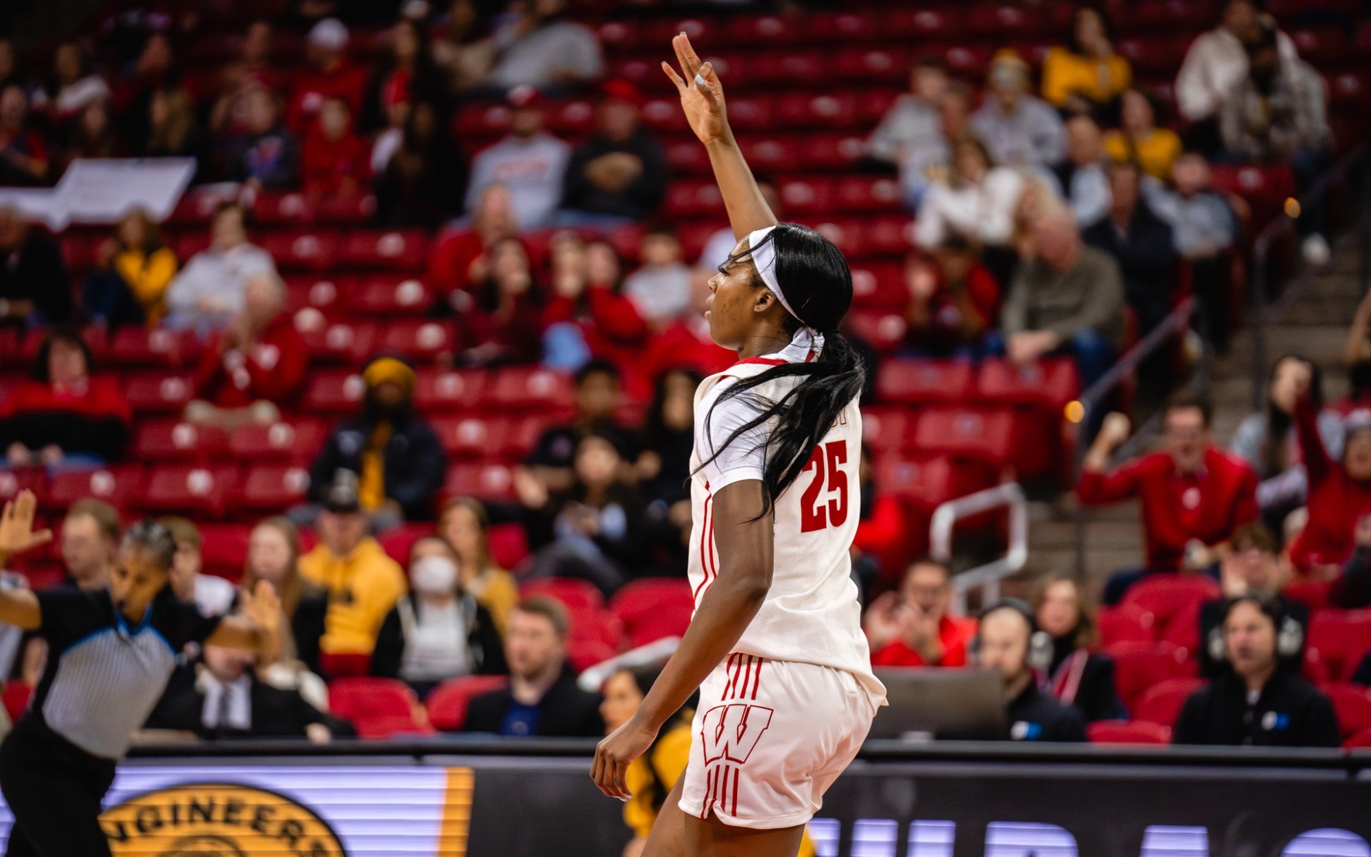Serah Williams | Women's Basketball | Wisconsin Badgers
