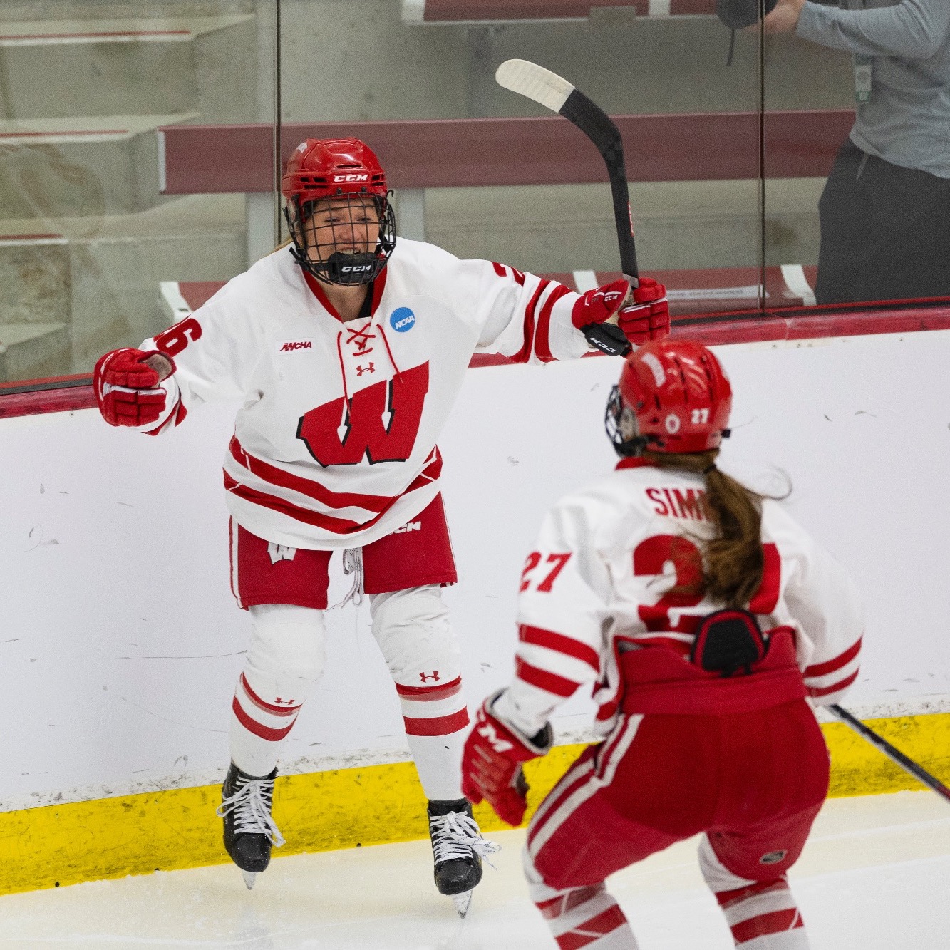 Kirsten Simms | Women's Hockey | Wisconsin Badgers