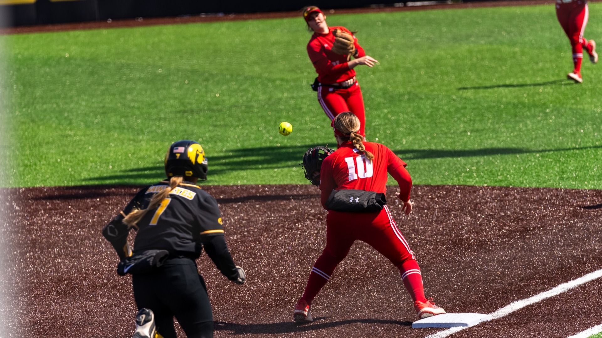 Fiona Girardot | Softball | Wisconsin Badgers