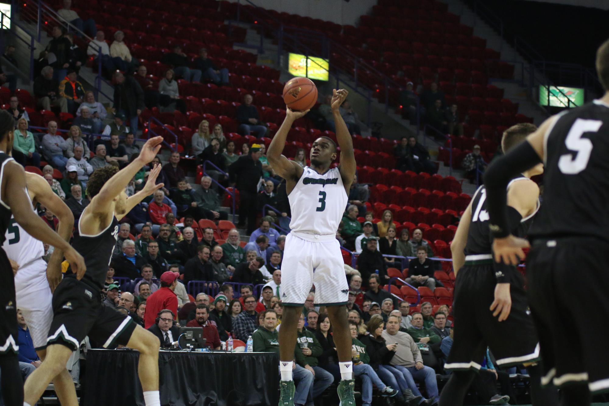 Khalil Small - Men's Basketball - University of Wisconsin Green Bay ...