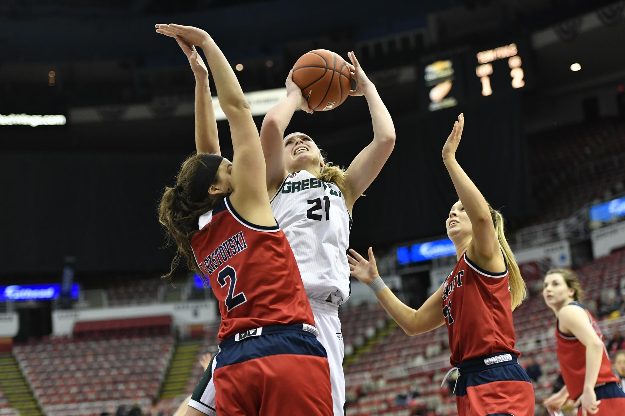 Jessica Lindstrom - Women's Basketball - University of Wisconsin Green ...