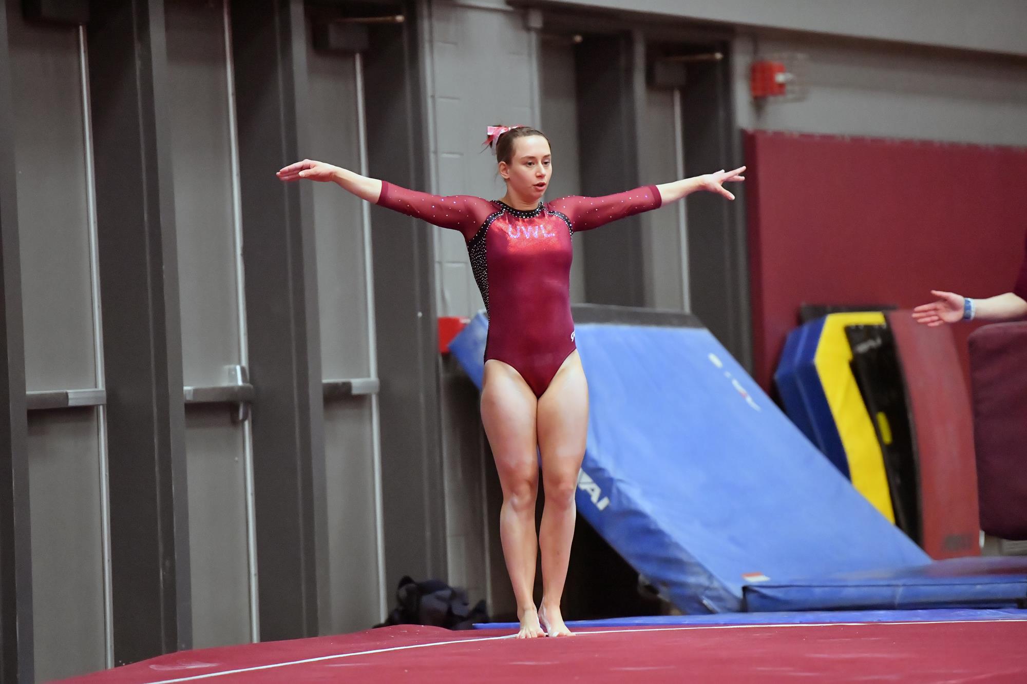 UW-La Crosse Earns Dual Win at Winona State - University of Wisconsin ...