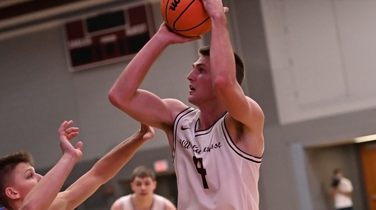 UWL Falls to UW-Platteville in Top-Eight Matchup - University of ...