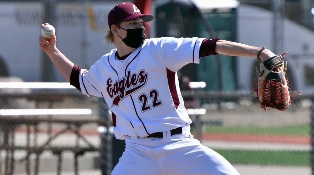 Baseball Splits with Nationally-Ranked UW-Whitewater - University of ...