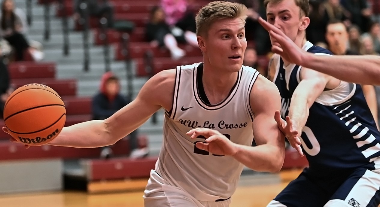 UWL Falls at Nationally-Ranked UW-Oshkosh; Westra Leads Four in Double ...