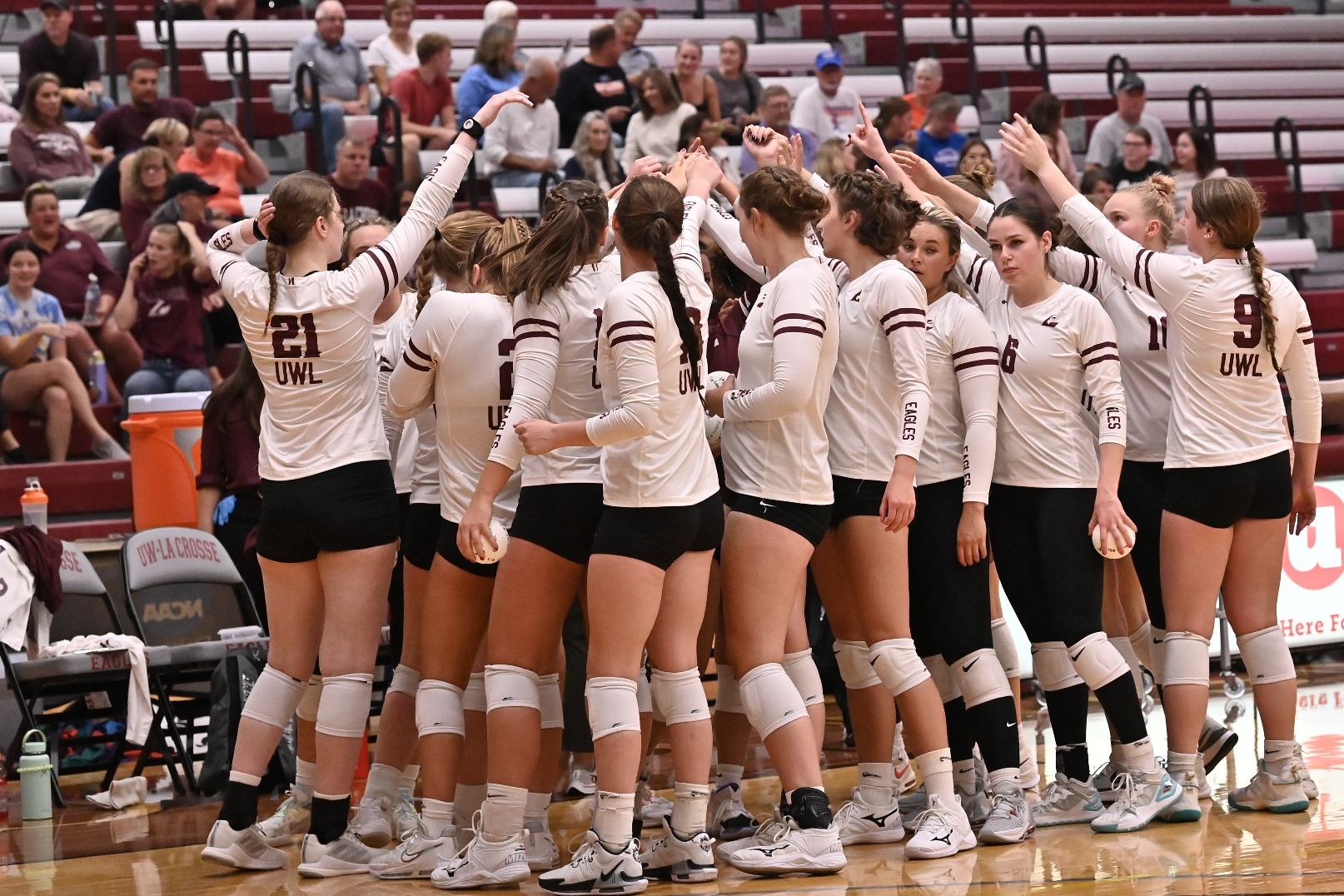 Volleyball Falls to UW-Whitewater in WIAC Matchup - University of Wisconsin La Crosse Athletics